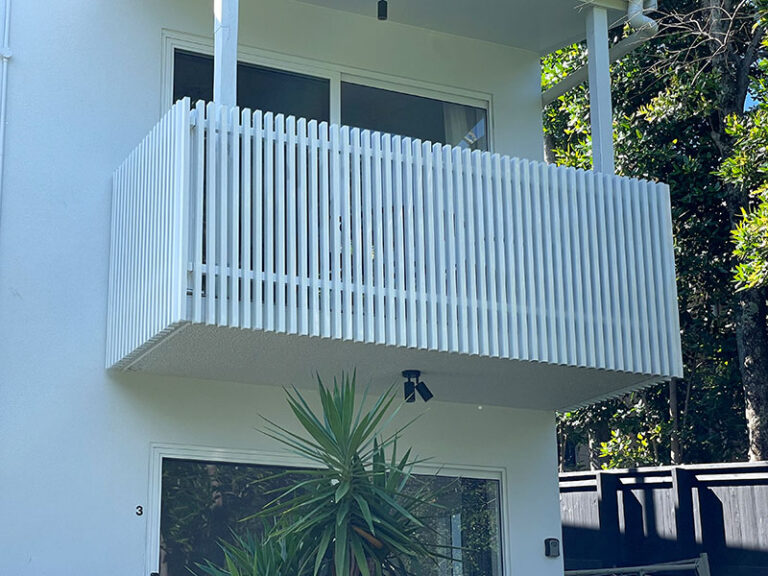 Aluminium Vertical Batten Screens – Vertex Contracting